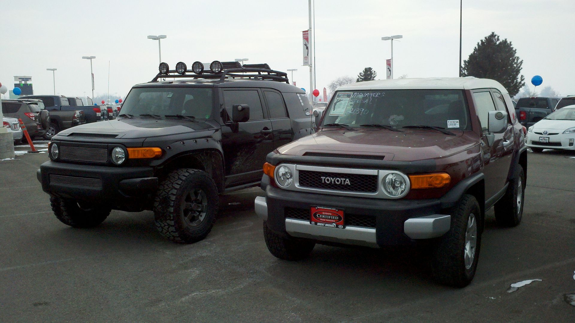 Pics of Your Modded FJs Next to Stock FJs!!! - Toyota FJ Cruiser Forum